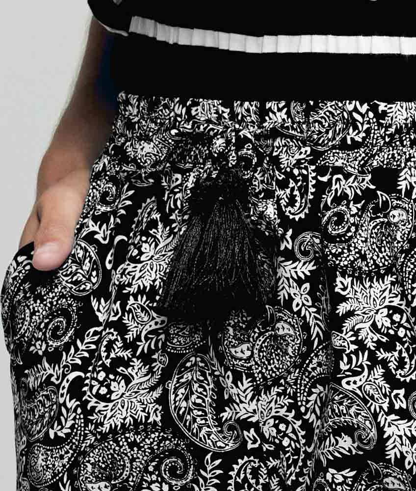 Bermuda/short casual dama blanco/negro Holly Land modelo 3486 – Conceptos